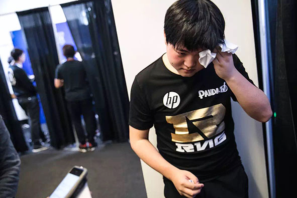 Uzi官宣复出加入BLG：我回来了！BLG大名单公布_游戏频道_中华网