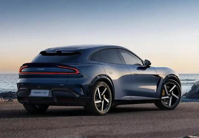 小米YU7实车图首曝，大家有落差？_新闻看看