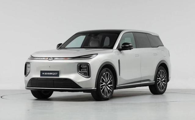 13万插混SUV大比拼，宋PLUS稳如老将，启源Q07为何更吸睛？_新闻看看