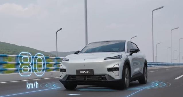 深蓝S05完胜元PLUS？10万纯电SUV谁更省心耐用？_新闻看看