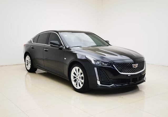 15万入手豪华CT5，5.8万公里近新车，性价比逆天值吗？_新闻看看