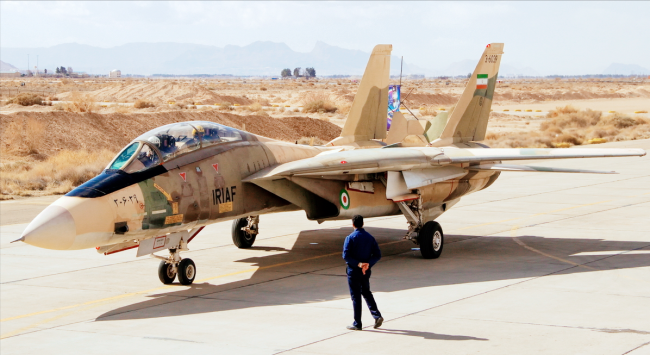 伊朗引进苏35战机 西方专家：近距格斗比F35更强 将极大改变伊朗的空中战力_军事频道_中华网