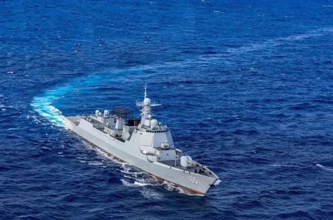 052D型驱逐舰，中国打向世界高端军舰市场的一张“王牌”！_军事频道_中华网